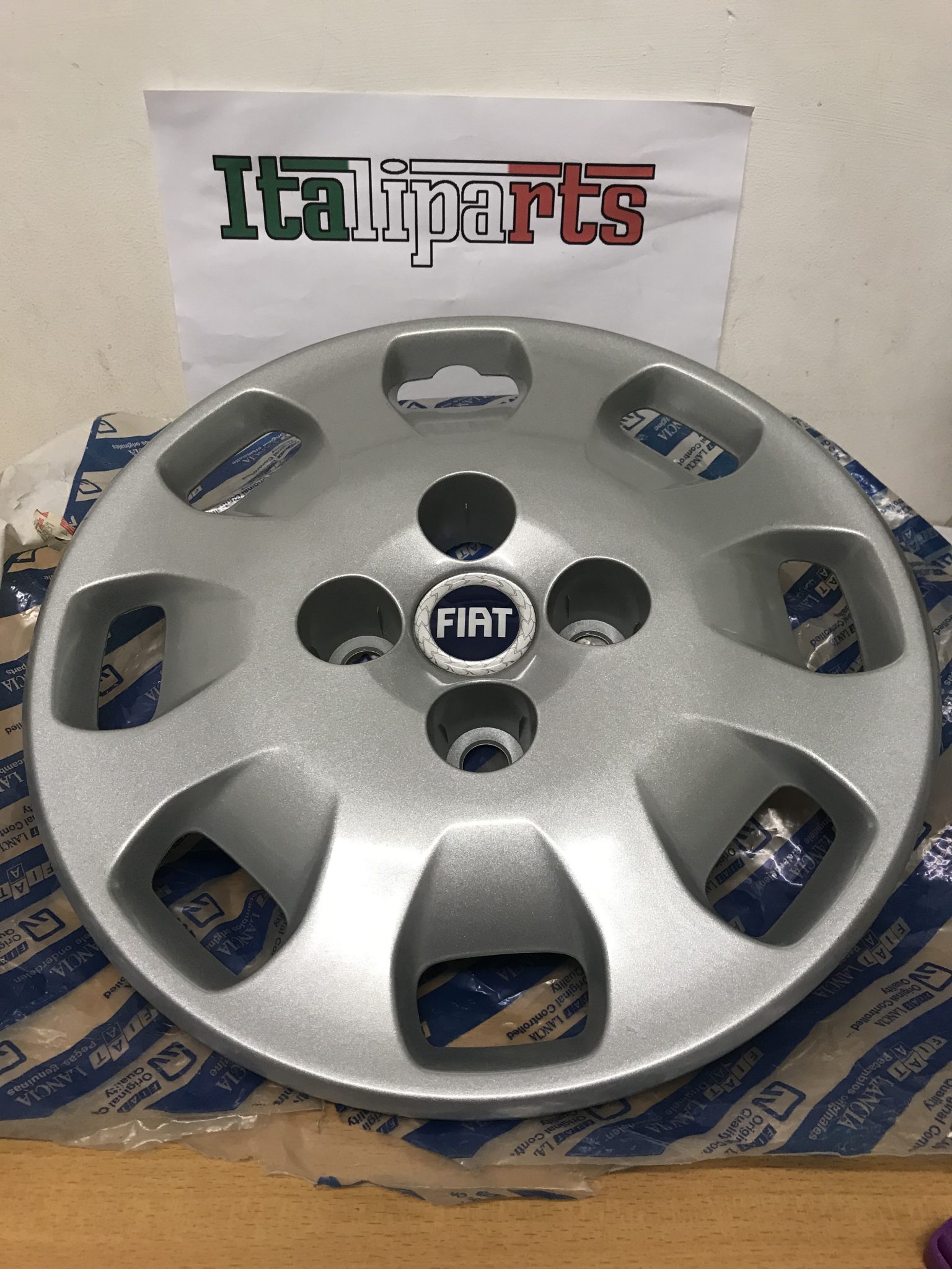 Wheel trim - 51901864 - Fiat Panda (may have some storage marks ...