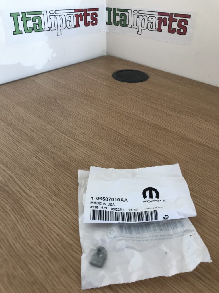 Wing liner nut - 6507010AA - Jeep Grand Cherokee 2005-2010 Commander PT ...