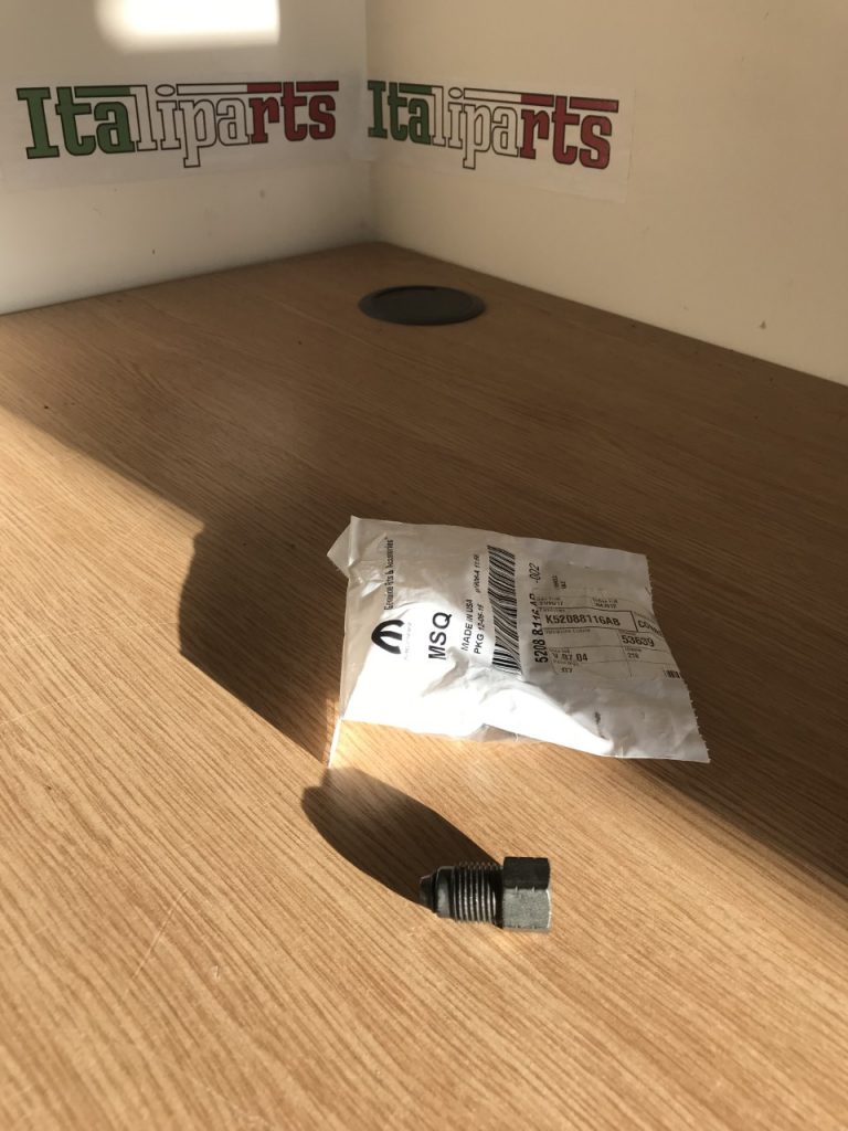 Power steering hose connector - 52088116AB - Jeep Grand Cherokee 1999 ...