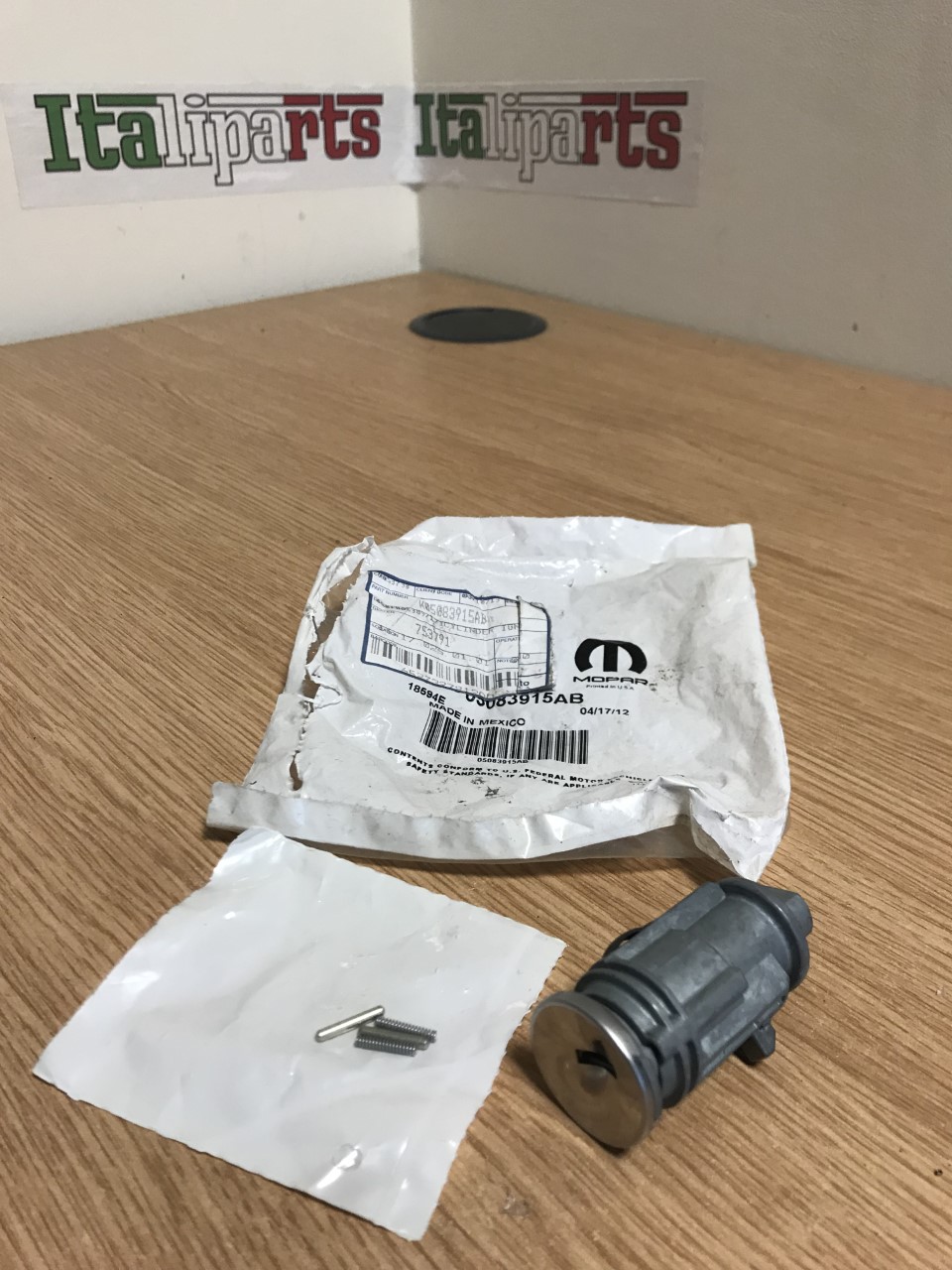 Ignition lock cylinder - 5083915AB - Jeep Liberty Grand Cherokee 2004 ...